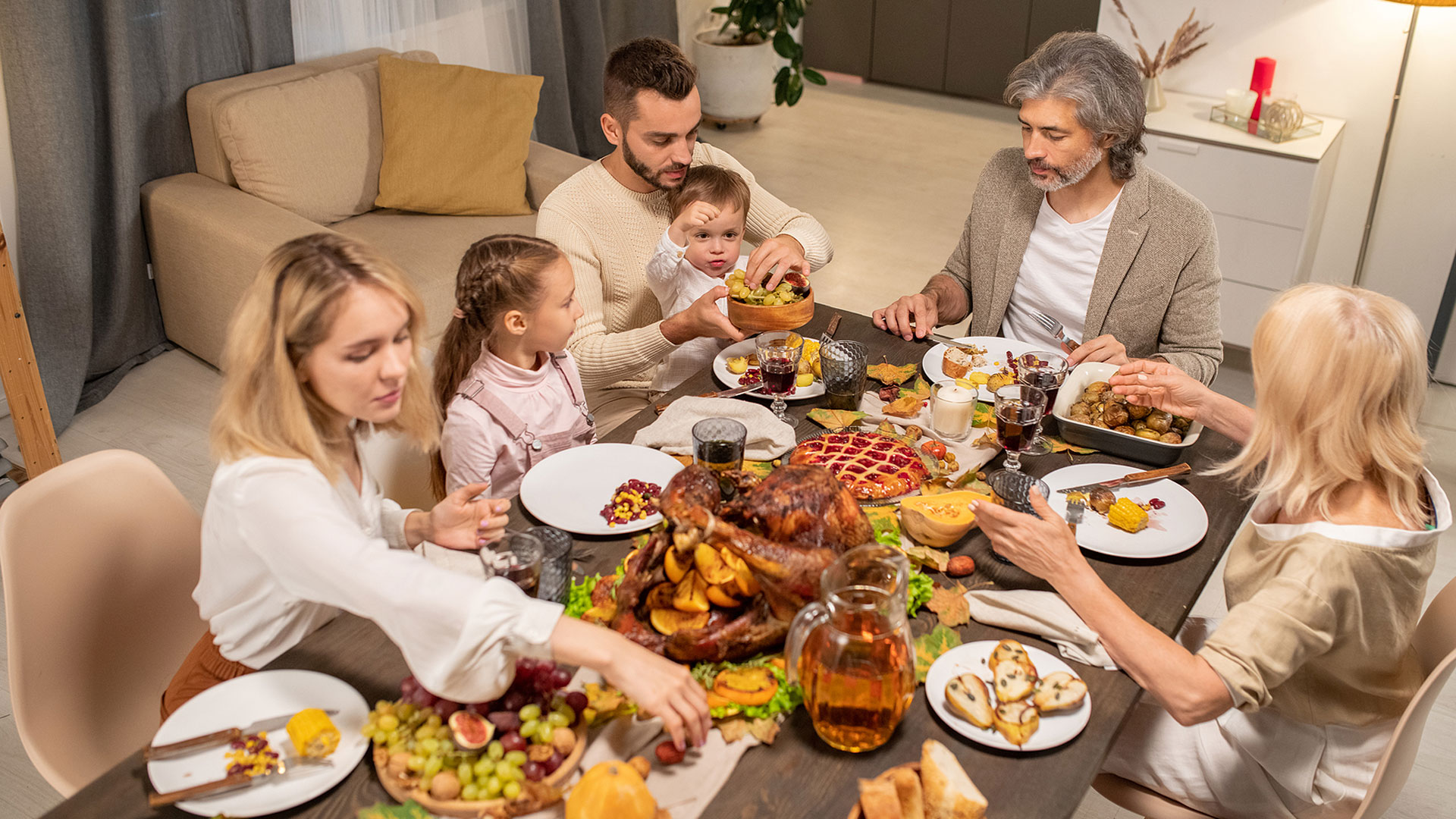 Celebrating Thanksgiving During a Pandemic - Home Tips for Women