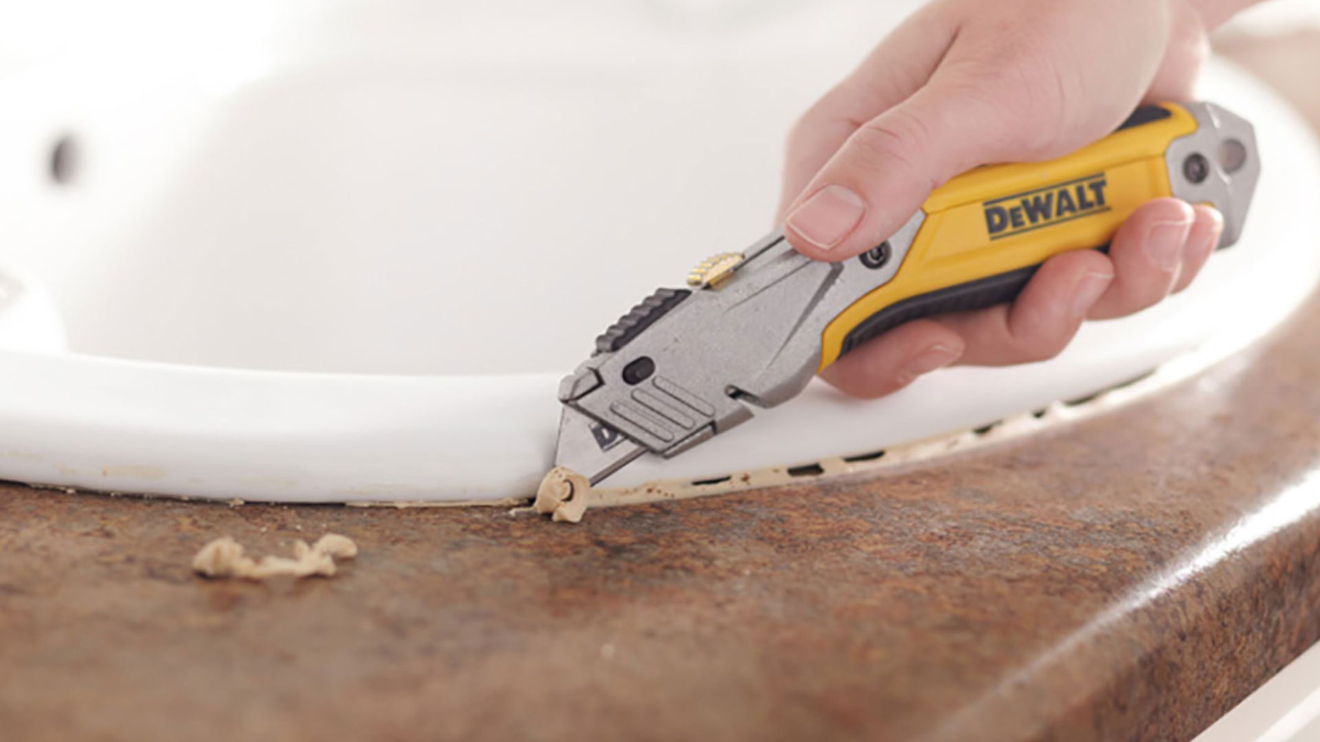 Learning How to Caulk - Home Tips for Women