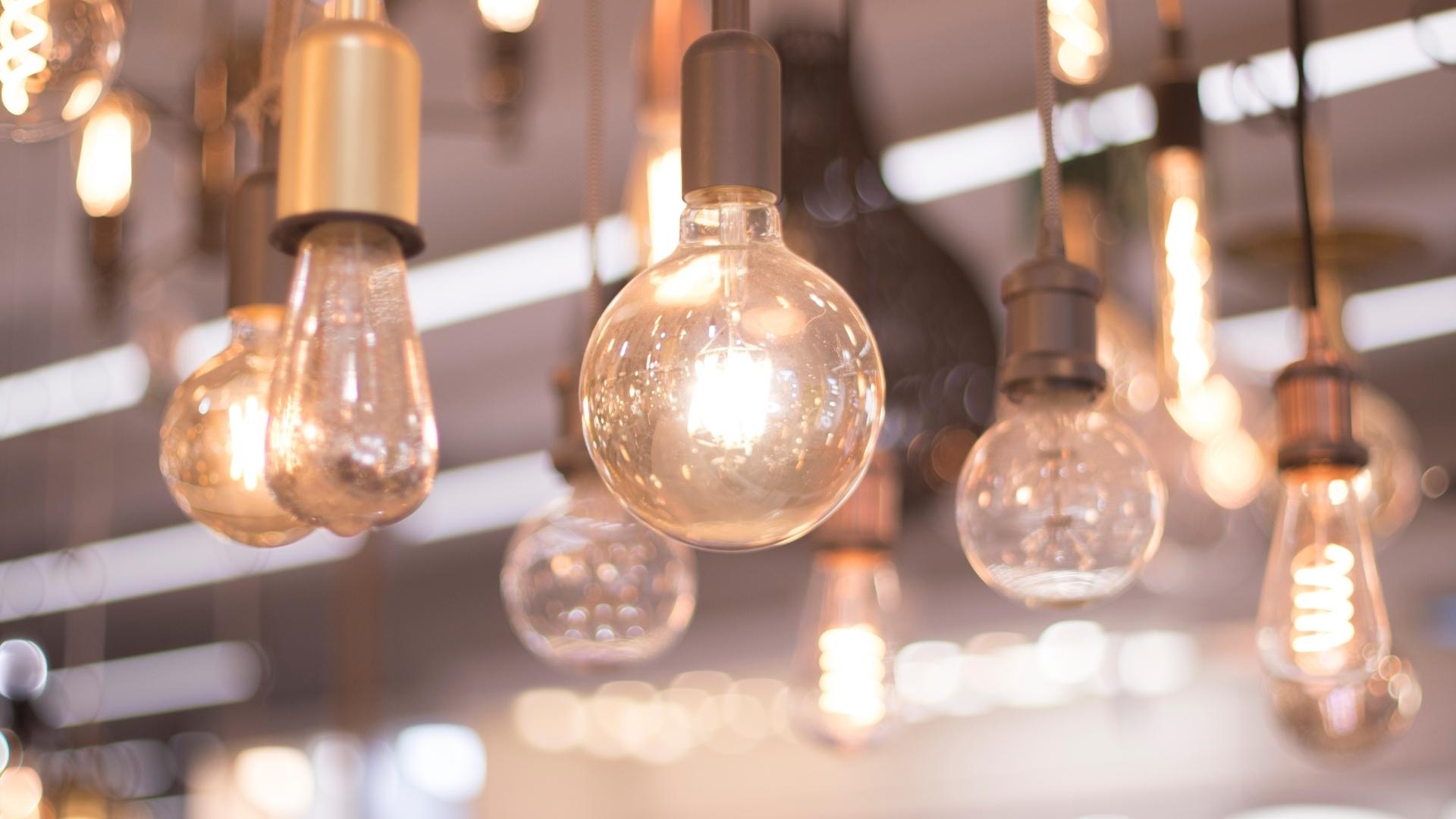 LED Lights & Why They're GREAT - Home Tips for Women