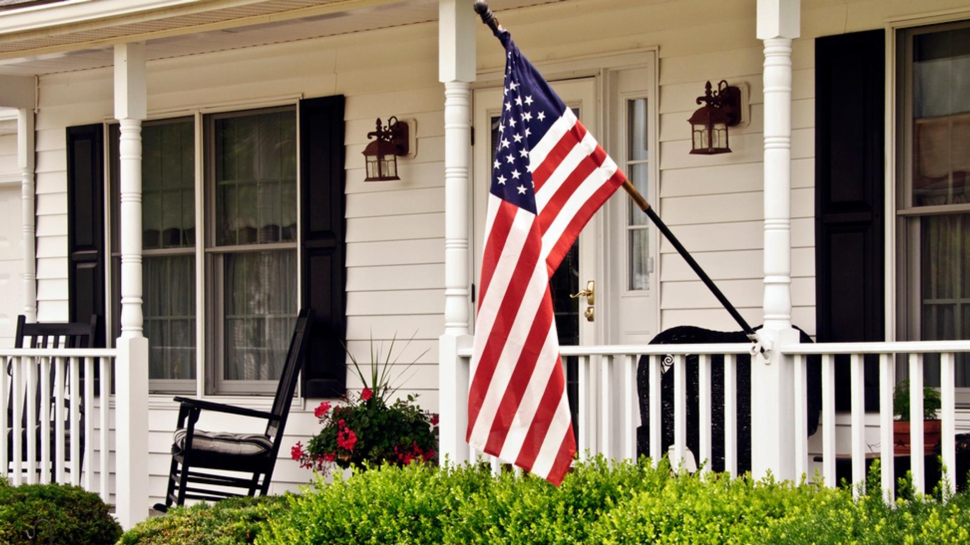 How to Buy the Best American Flag for Your House - Home Tips for Women